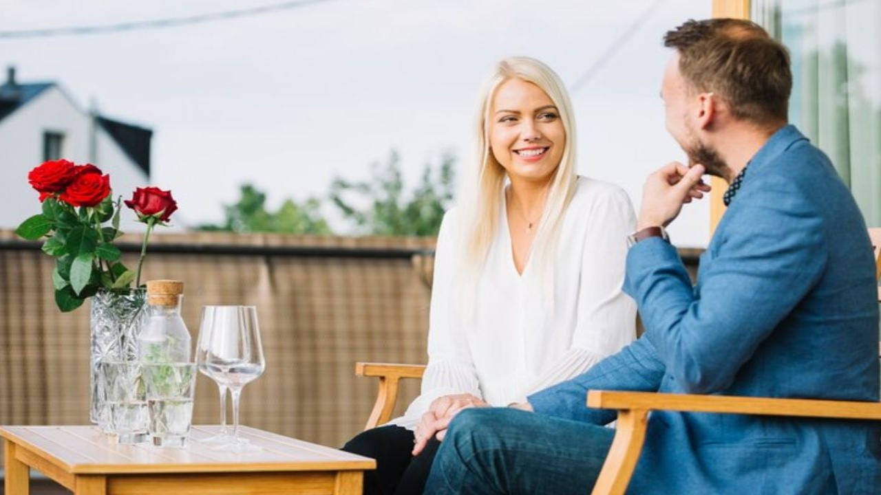 200+ Questions to Ask a Girl And Keep the Conversation Flowing