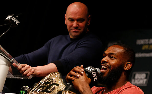 Jon Jones rebate fã e explica falas de Dana White sobre seu retorno no ...