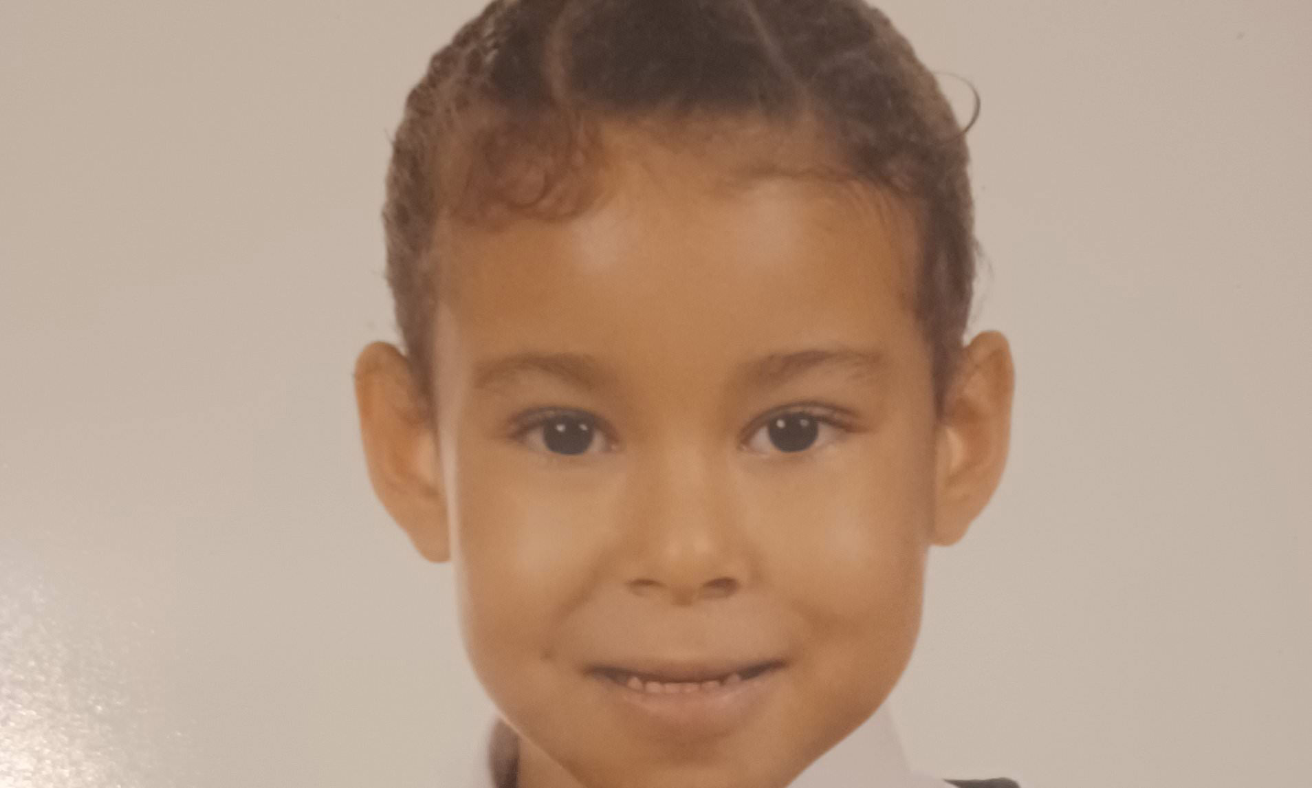 Police launch hunt for missing girl who vanished from London estate Police launch hunt for missing girl who vanished from London estate