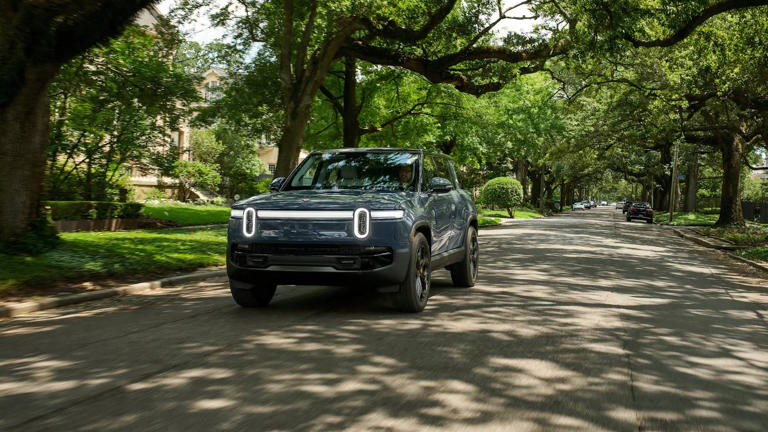 Rivian Reveals R1T And R1S California Dune Edition For Off-Road Fun