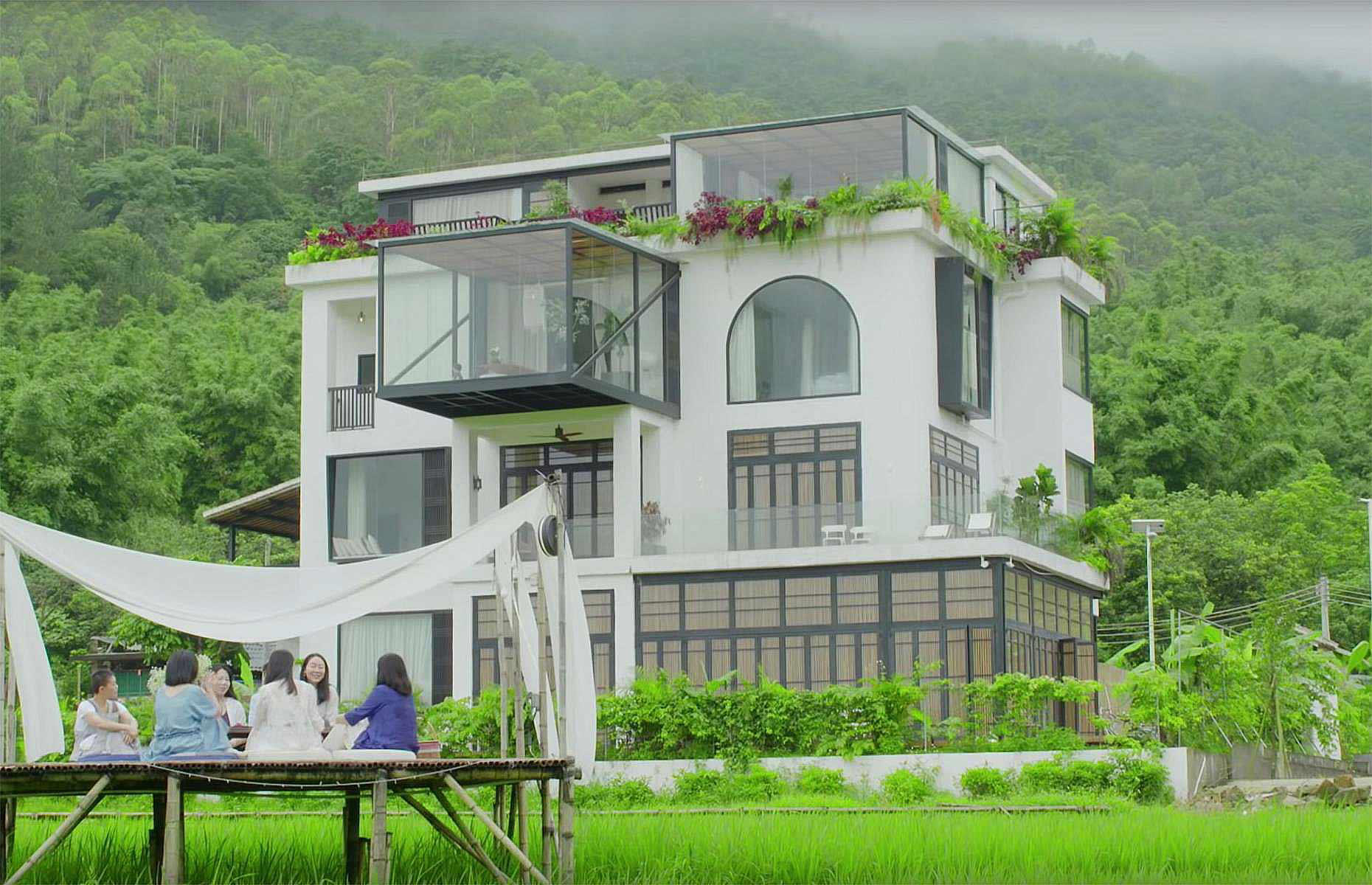 See the retirement paradise 7 friends built together See the retirement paradise 7 friends built together
