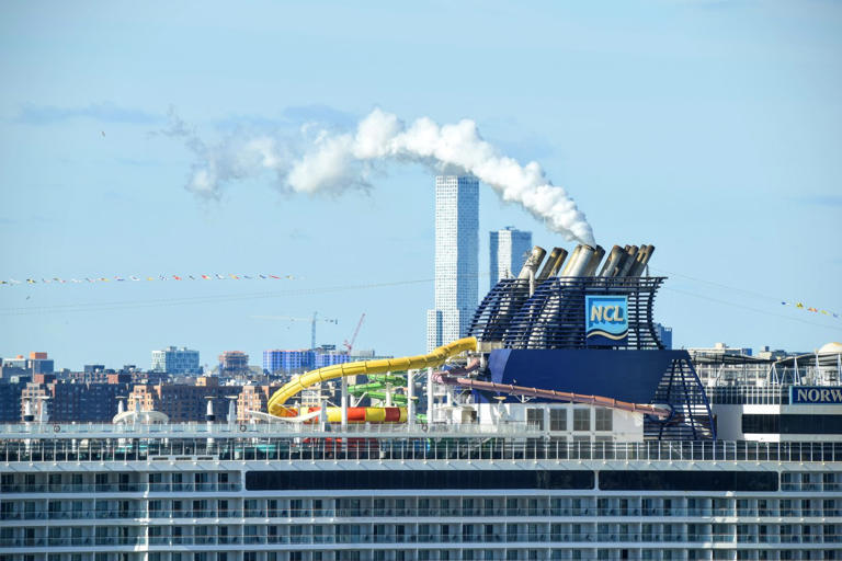 “Let’s Get This Done” — Pols and Locals Demand Shore Power at Manhattan ...