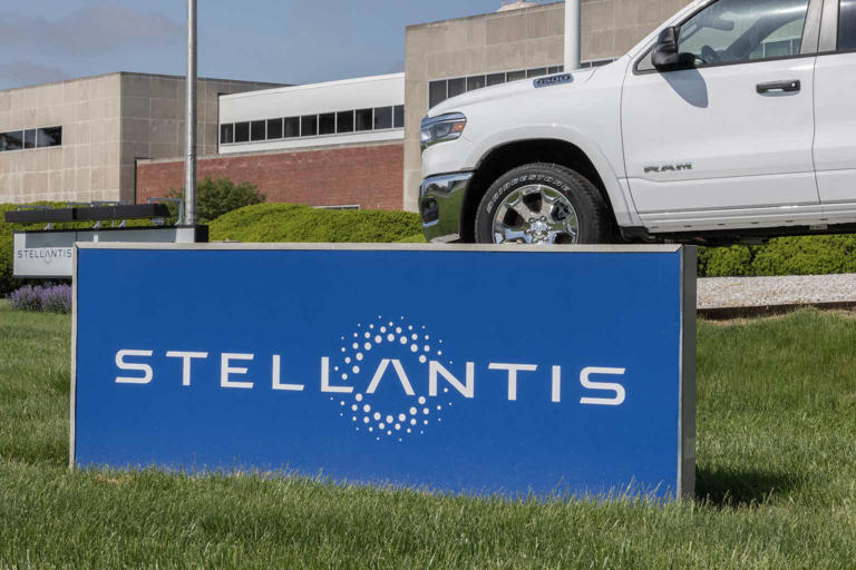 Stellantis tracks back Jeep production in Ontario after massive $13 ...
