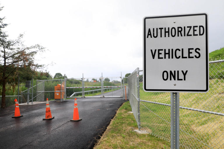 A bus carrying NY high school students fatally crashed on I-84. Here's ...