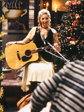 Lisa Kudrow Says She Had to 'Really Work' to Play Phoebe on “Friends”