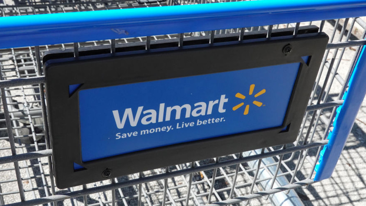 Walmart Has a Swarovski Heart Necklace That 'Sparkles Beautifully' on ...