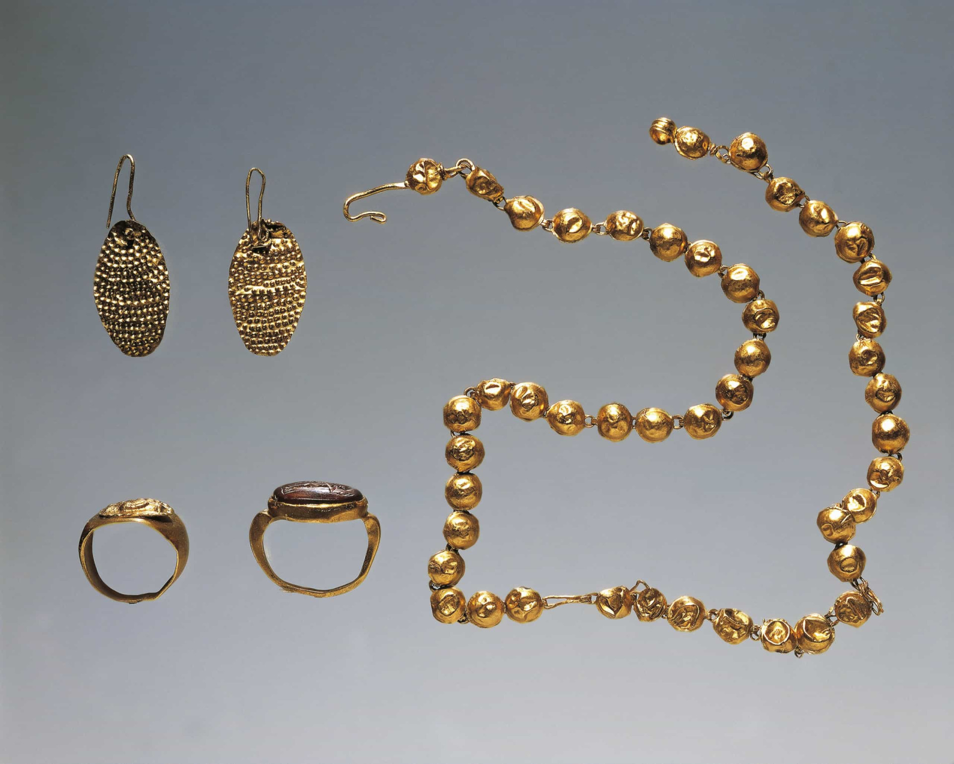 A history of jewelry