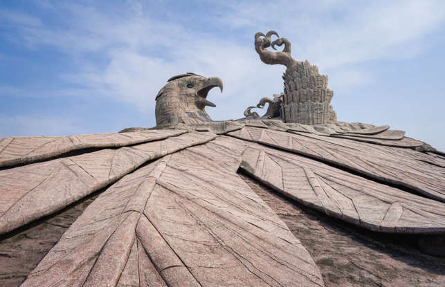 41 awe-inspiring statues and sculptures around the world 41 awe-inspiring statues and sculptures around the world