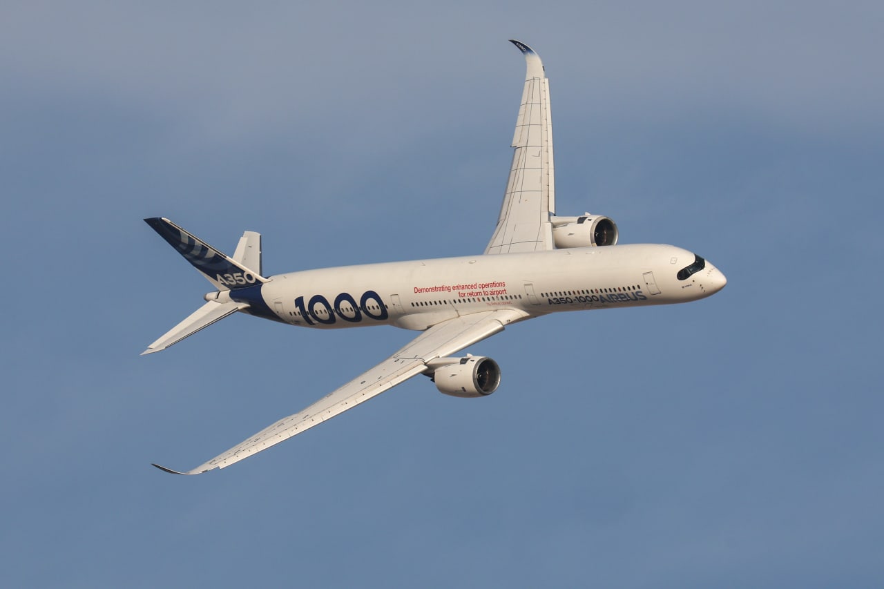 Airbus Is Beating Boeing With Big Orders. The Stocks Are Down.