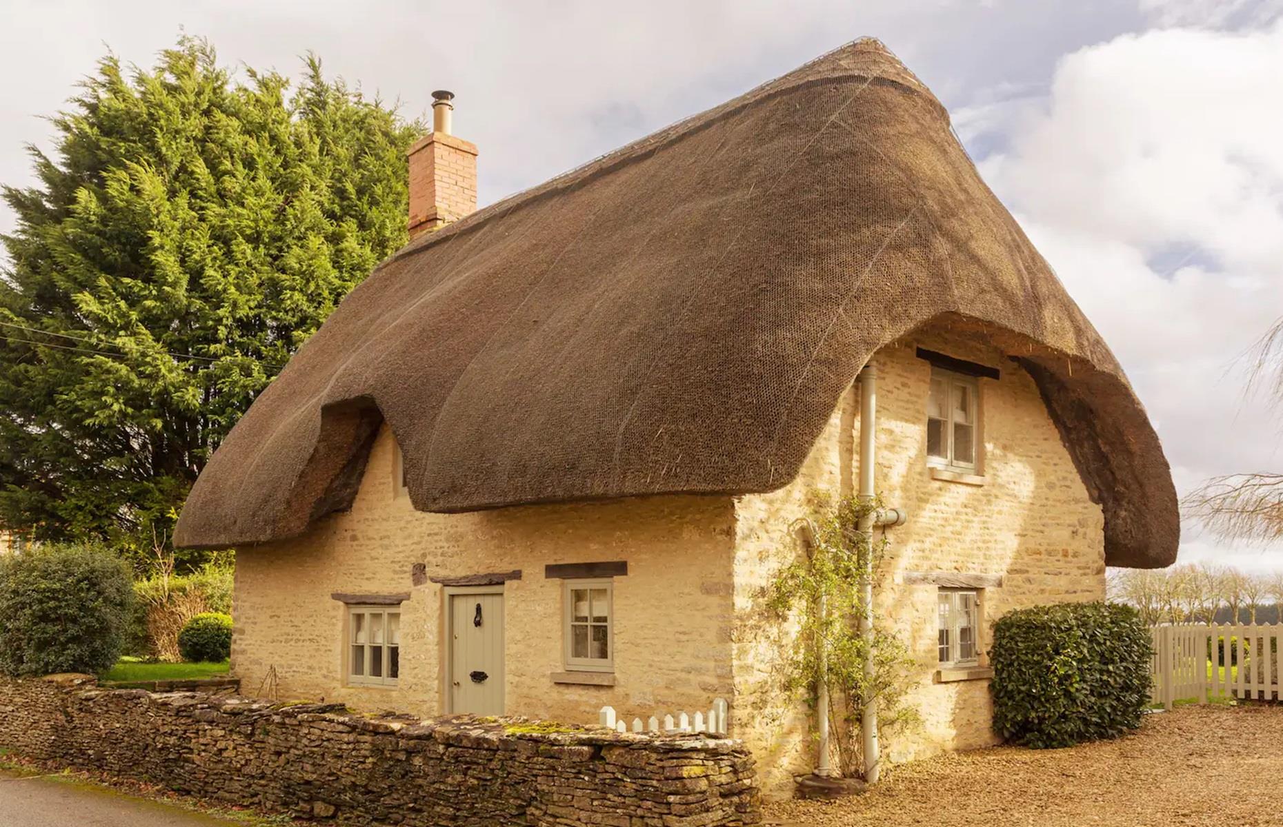 Step Inside These 10 Spectacular Thatched Homes In The World