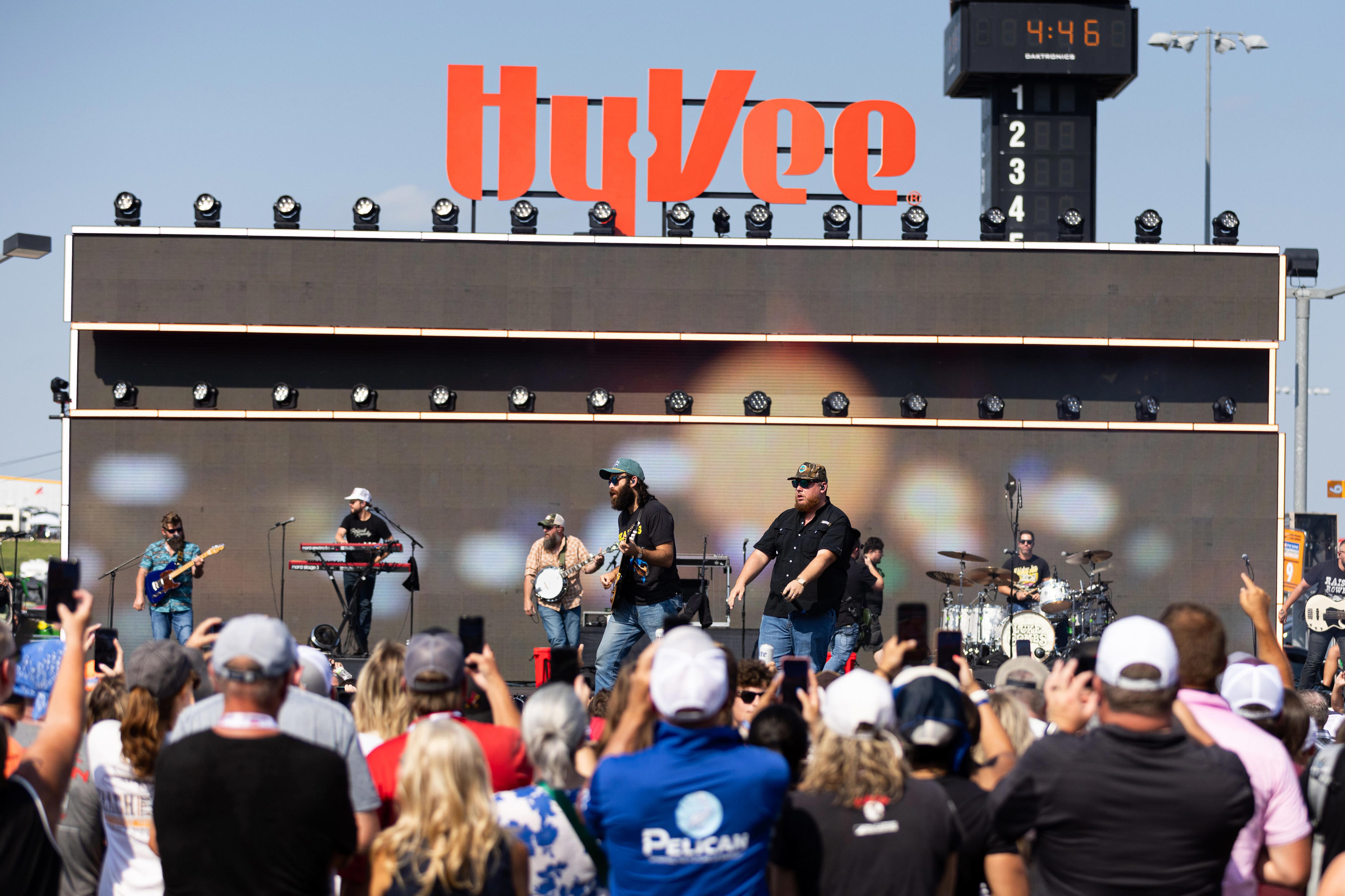 Hy-Vee pulls out as title sponsor of Iowa IndyCar race weekend ...