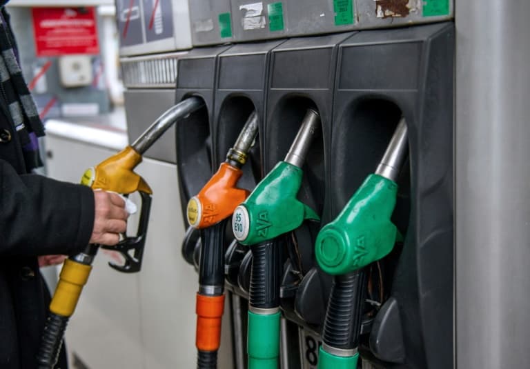 2,046 euros le litre de SP95-E10, 2,139 euros pour le SP98... Les prix ...
