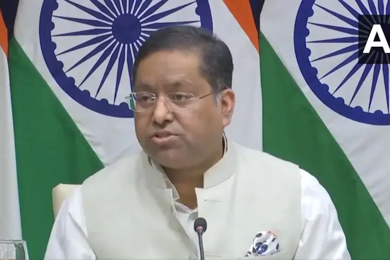 India sends humanitarian aid for Palestinians India sends humanitarian aid for Palestinians