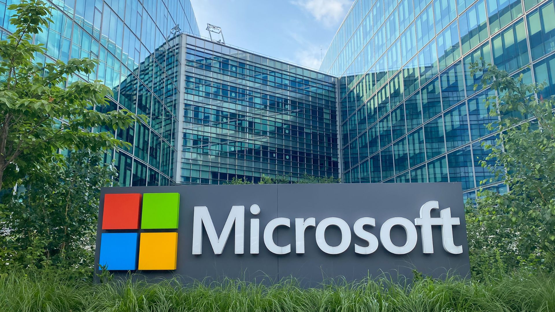 Major Microsoft outage takes down Office 365, Xbox Live, and cloud ...