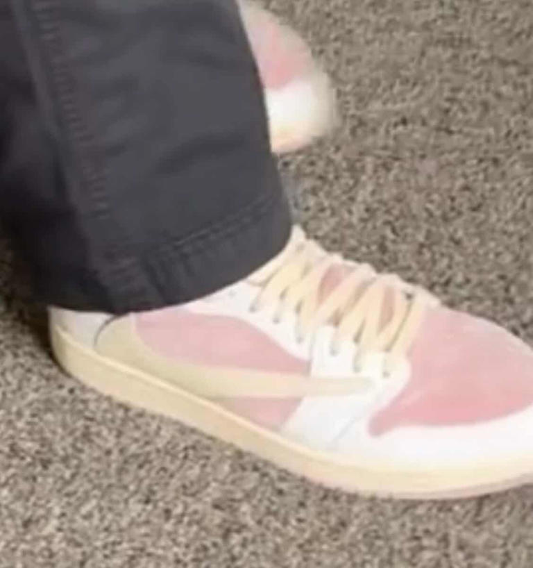 Travis Scott x Air Jordan 1 Low OG “Shy Pink” Releases 2025 Travis Scott x Air Jordan 1 Low OG “Shy Pink” Releases 2025