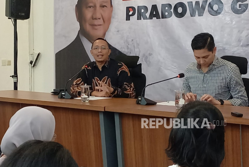 Tim Gugus Tugas Prabowo-Gibran Bantah Anggaran Makan Gratis Rp7.500 per ... Tim Gugus Tugas Prabowo-Gibran Bantah Anggaran Makan Gratis Rp7.500 per ...