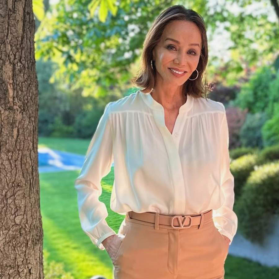 El look de Isabel Preysler en los 90 vuelve a ser tendencia y lo vamos ... El look de Isabel Preysler en los 90 vuelve a ser tendencia y lo vamos ...