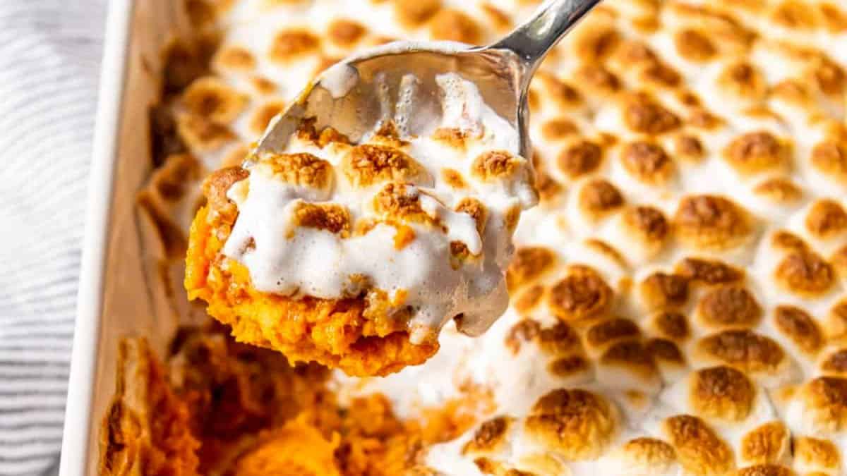 16 retro casseroles that taste like an '80s dinner table