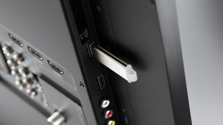 5 Ways To Use Your TV's USB Ports