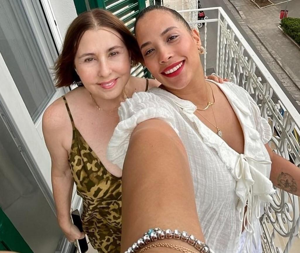 Maya 23 oldu... Güzelliği ile büyüledi