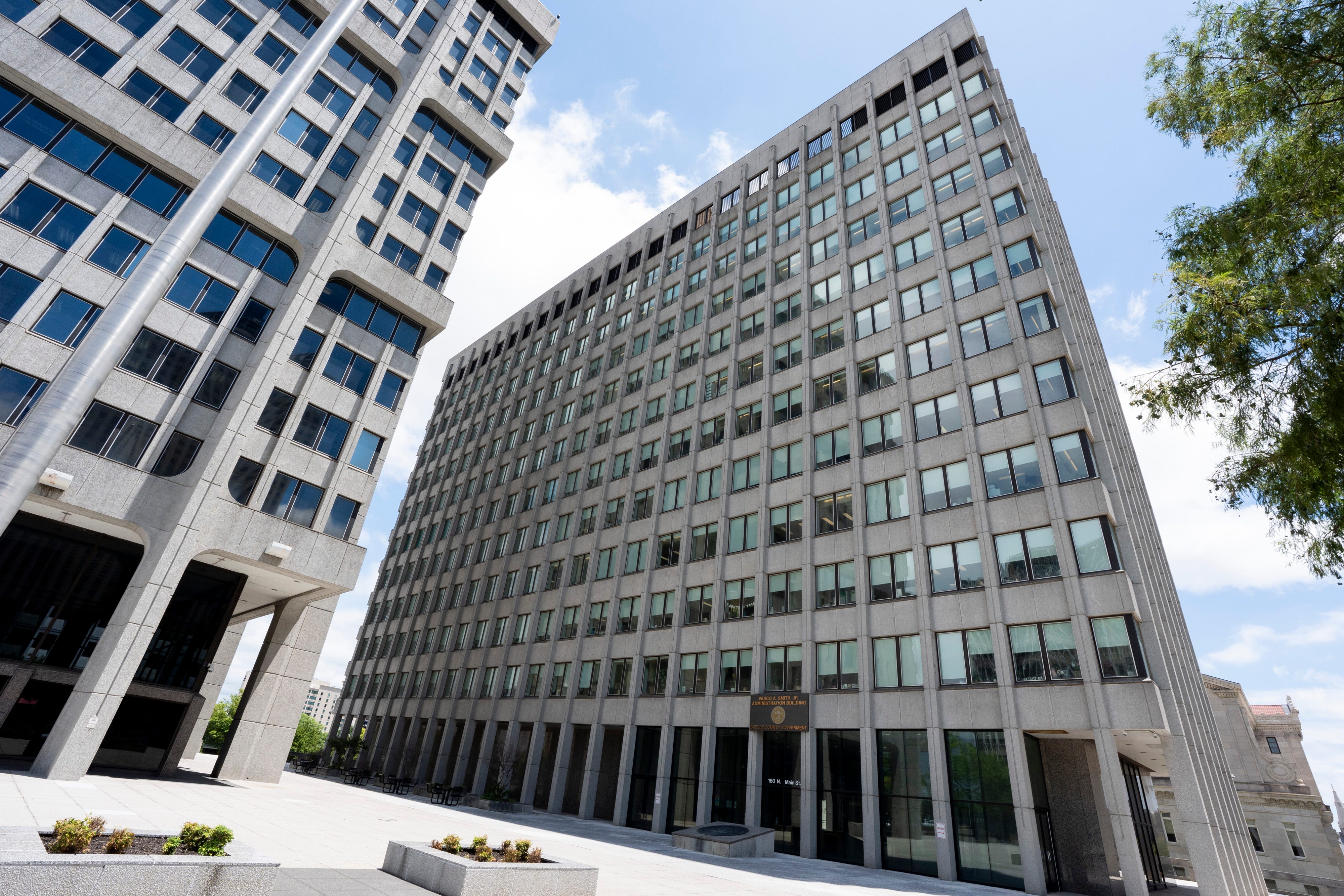 Shelby County Commission passes 'no-confidence' resolution for Memphis ...