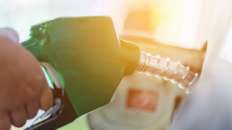 Louisville gas prices drop for second-straight week. Here's why