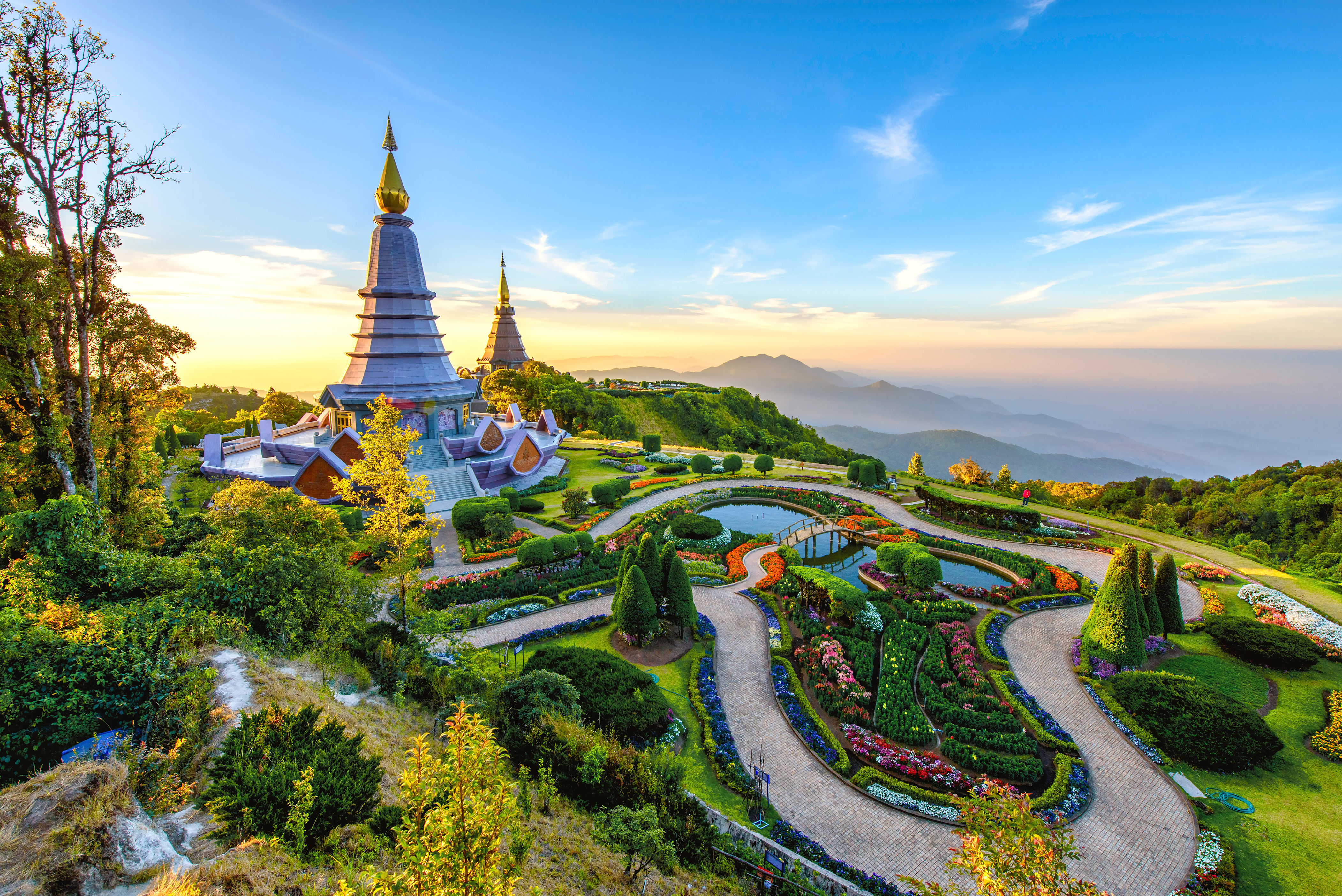 The 35 most beautiful cities in the world, from a fairytale-like ...