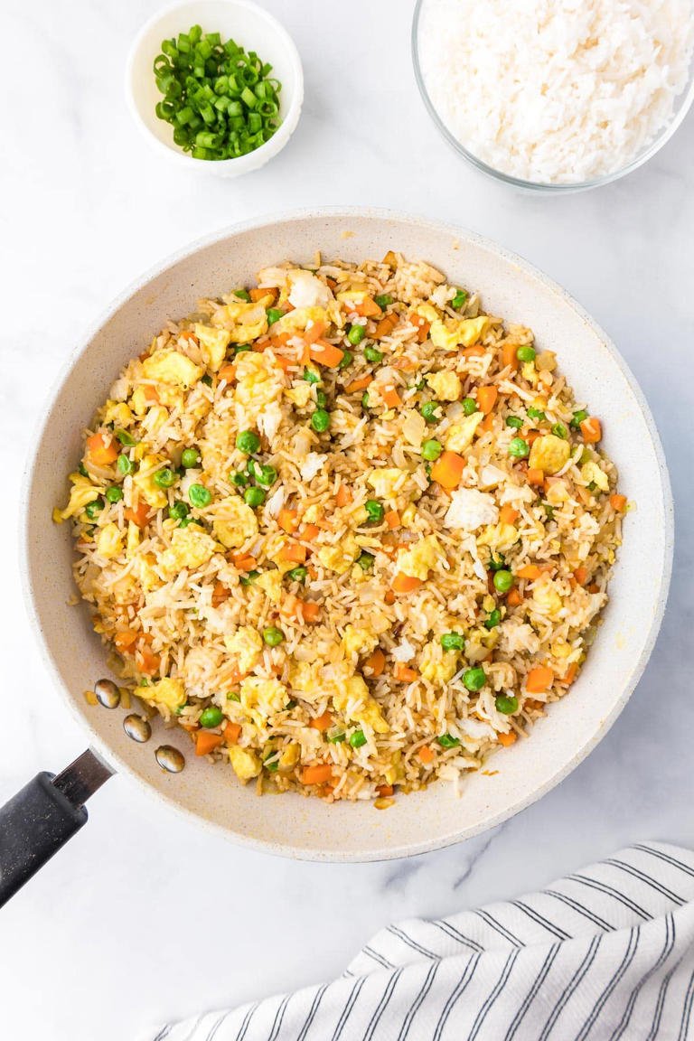 Easy Leftover Fried Rice (With Leftover Rice)