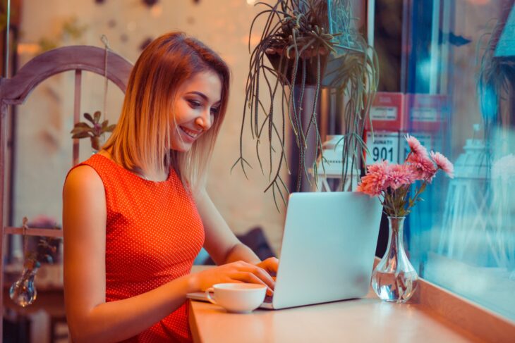 How to Save Money on Wedding Invitations: 7 Tips