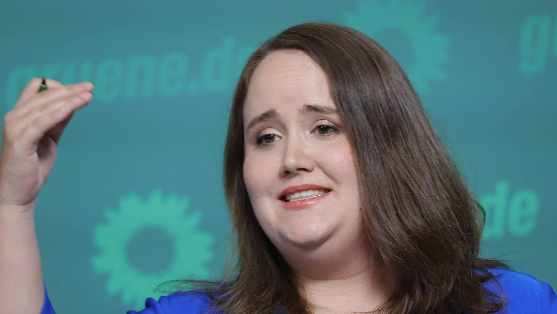 Umfrage: Grüne mit schlechtestem Wert seit Jahren – AfD legt zu Umfrage: Grüne mit schlechtestem Wert seit Jahren – AfD legt zu