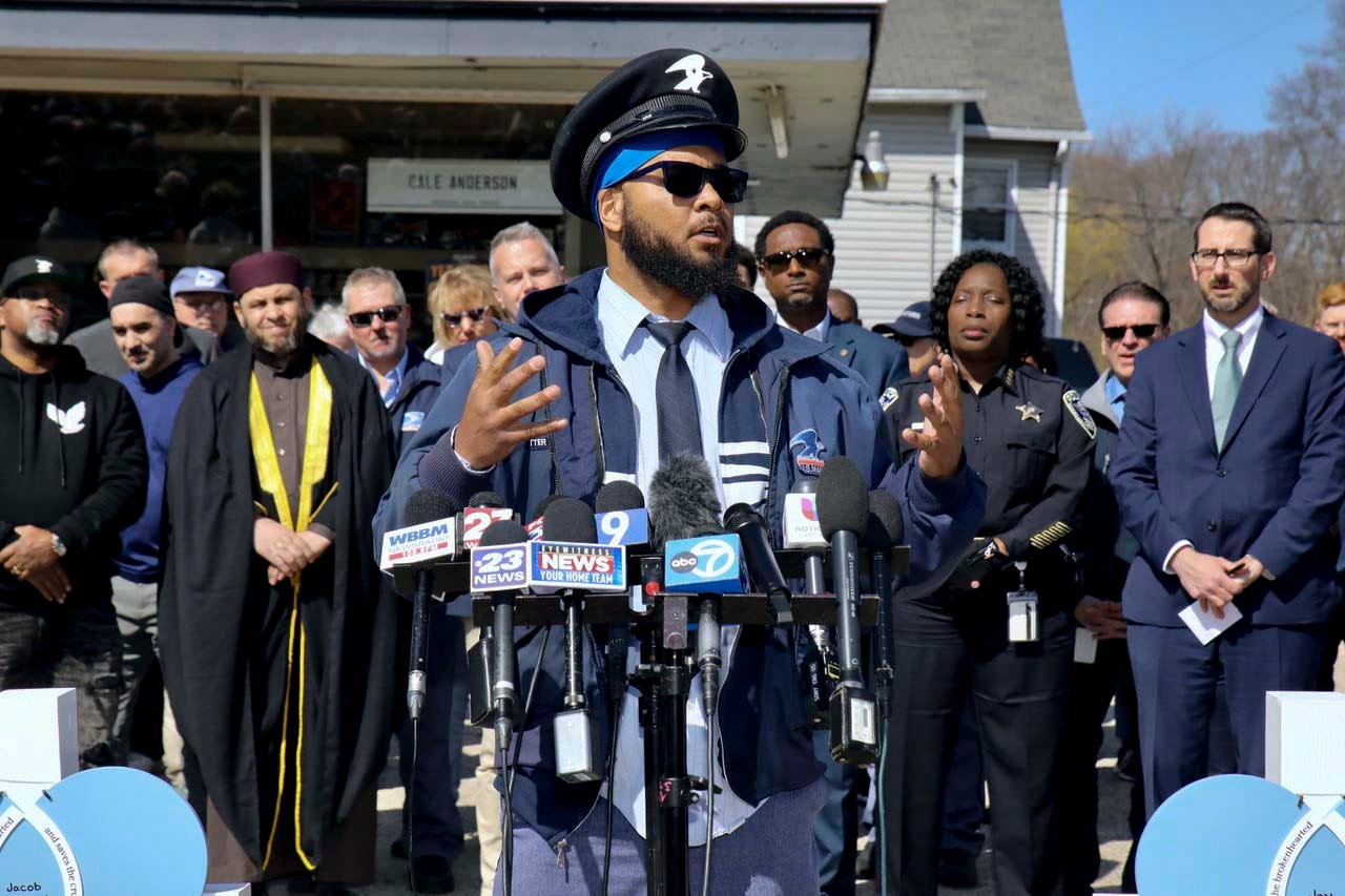 Letter carrier's campaign for Rockford City Council raises federal ...