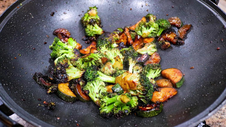This Zucchini Stir-fry Only Has A Few Ingredients, But It's Full Of ...