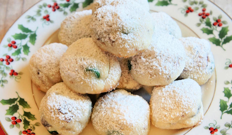 17 Tried and True Christmas Cookies Recipes