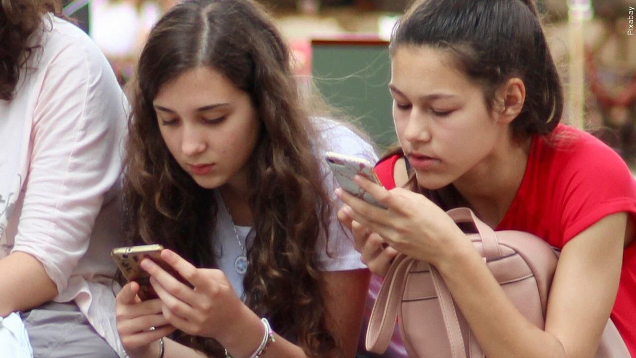 Kentucky school district implementing new cellphone policy this year Kentucky school district implementing new cellphone policy this year