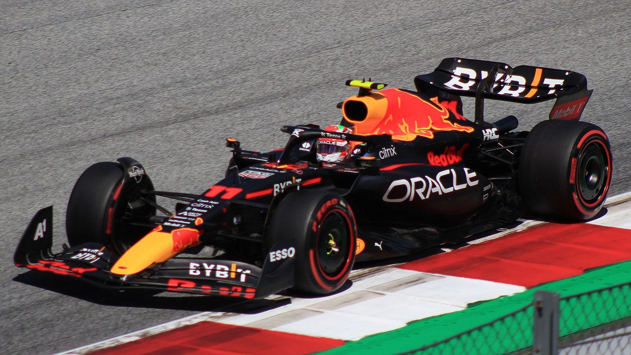 15 Of The Most Iconic F1 Cars