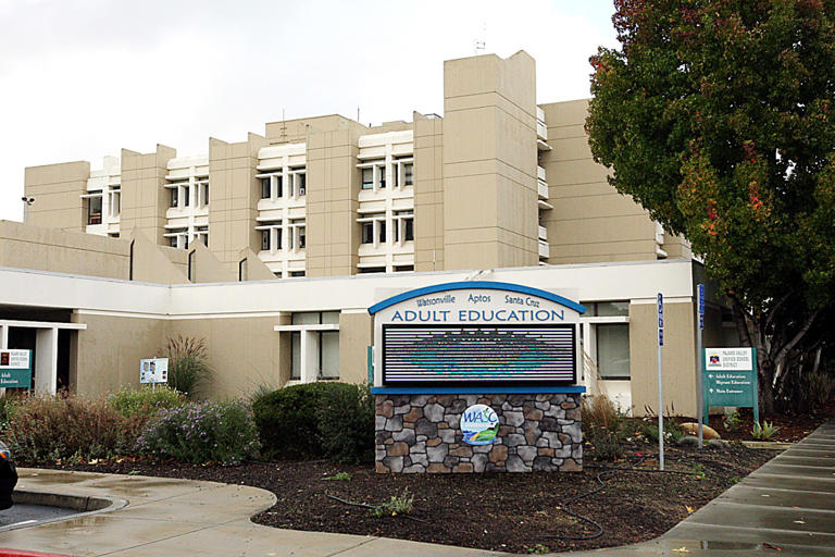 Pajaro Valley school board to consider school resource officer contract