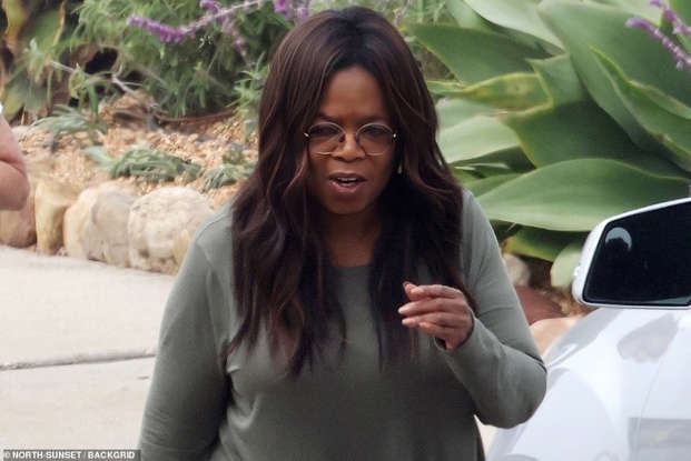 Oprah Winfrey shocks fans showing 'miracle drug' makeover Oprah Winfrey shocks fans showing 'miracle drug' makeover