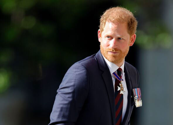 Prince Harry praised for avoiding 'unthinkable' move which would ... Prince Harry praised for avoiding 'unthinkable' move which would ...