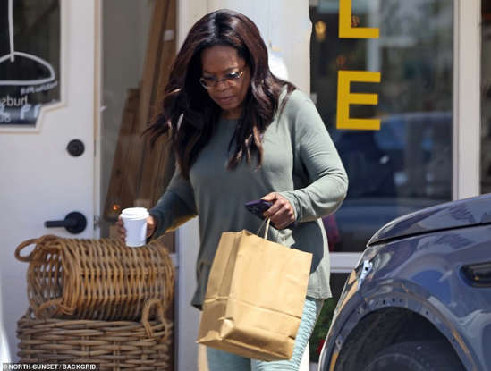 Oprah Winfrey shocks fans showing 'miracle drug' makeover Oprah Winfrey shocks fans showing 'miracle drug' makeover