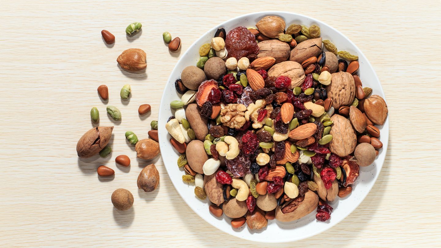 7 Nutritious Trail Mix Ingredients for Weight Loss