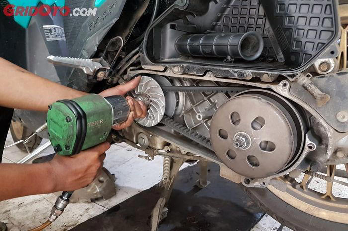 Baru Tahu, Ternyata Ini Kelebihan Kampas Ganda Motor Matic Yamaha NMAX