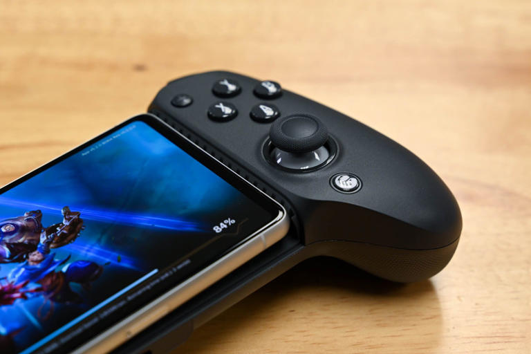 The best controllers for mobile gaming in 2025