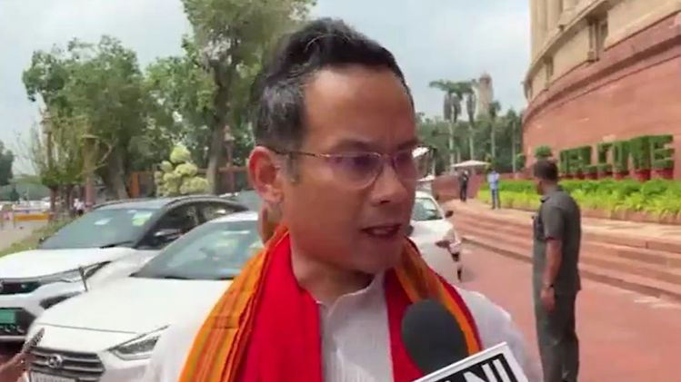 Congress MP Gaurav Gogoi takes jibe at Ashwini Vaishnaw, calls him ... Congress MP Gaurav Gogoi takes jibe at Ashwini Vaishnaw, calls him ...