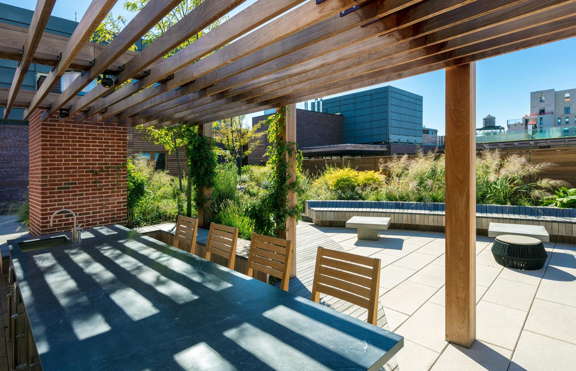 9 Secret Rooftop Homes Hiding In Plain Sight