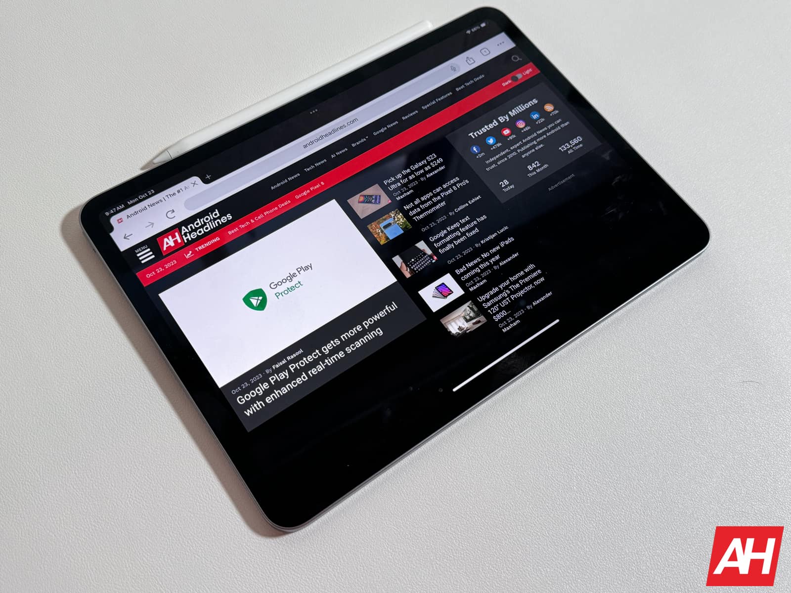 Apple's gigantic iPad Fold reportedly on track for a 2026 launch