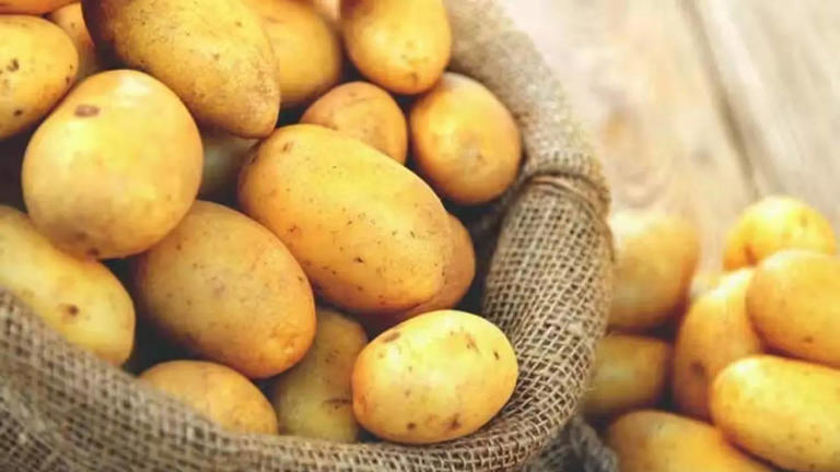 Should you eat raw potatoes to increase your Vitamin C intake?
