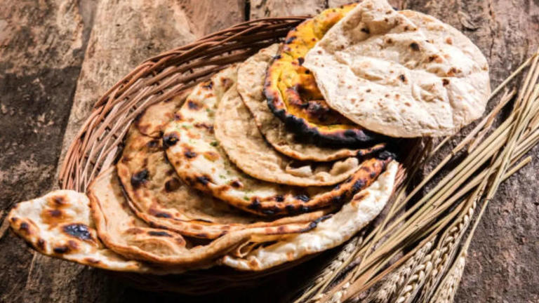 7 Indian flatbreads featured in Taste Atlas rankings and why? 7 Indian flatbreads featured in Taste Atlas rankings and why?