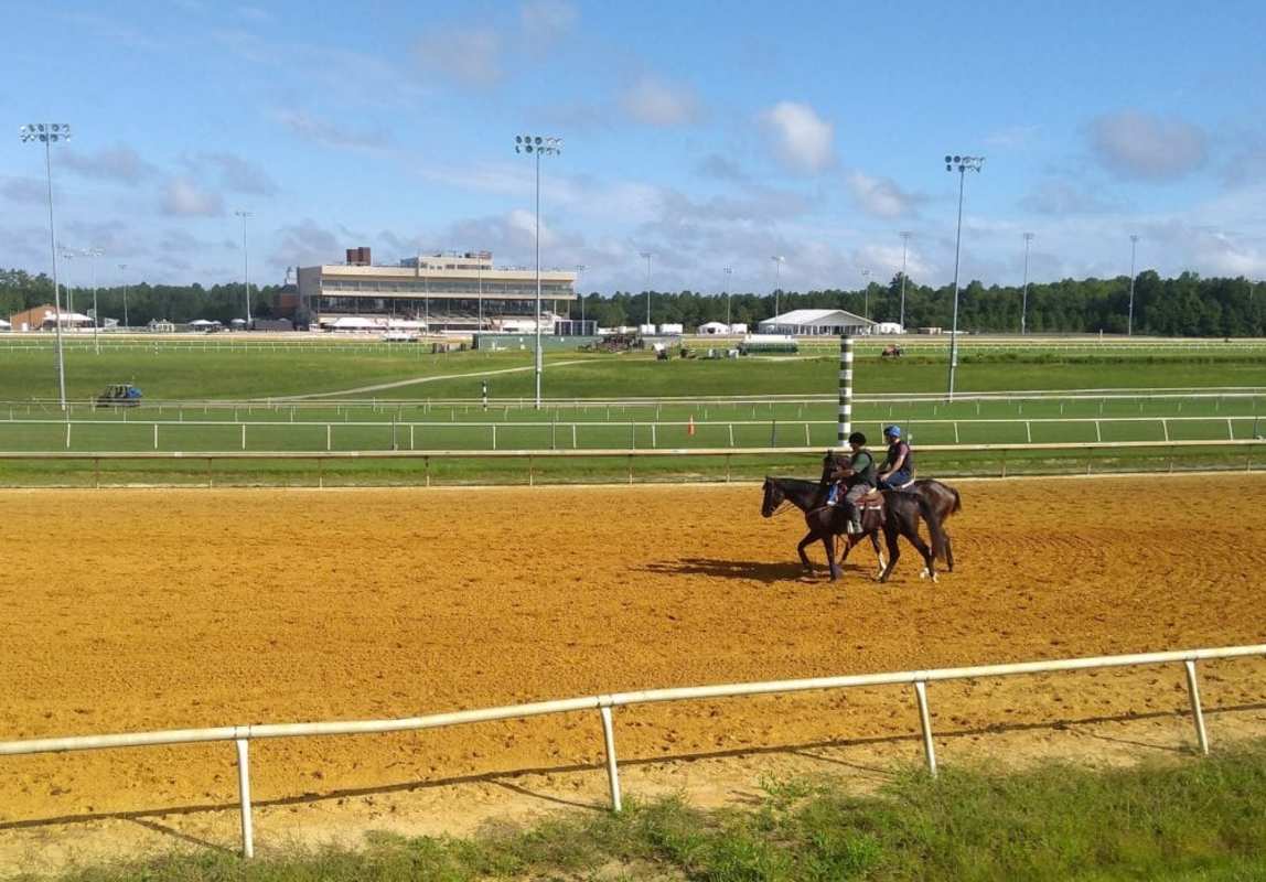 Watch: Best Known For Turf, Virginia Derby Will Showcase Dirt Track's ...