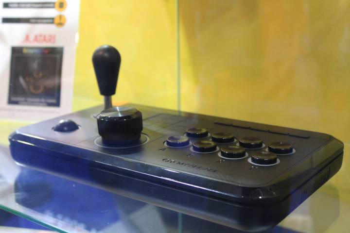 I played the Atari Gamestation Go and experienced its pure retro glory