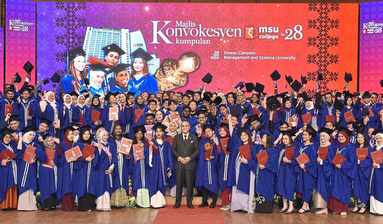College group fetes 269 graduates in Shah Alam